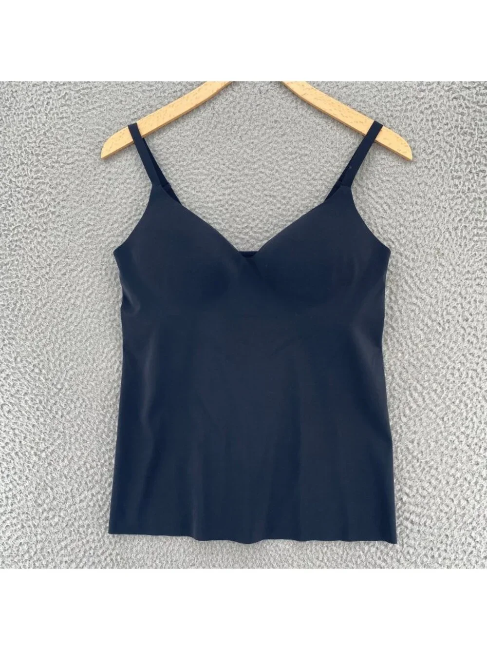 Uniqlo | Tops | Uniqlo Airism Top Women Medium Black Seamless V Neck ...